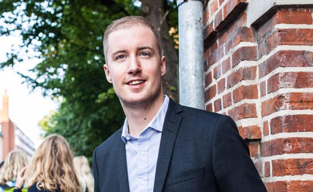 Har Jacob Mark fra SF fået hårtransplantation? Eller er det en paryk ...